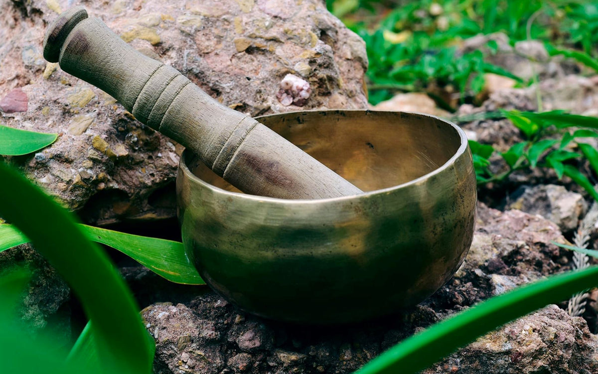 An Insider's Guide To Sound Bathing: What To Know Before Tuning In ...